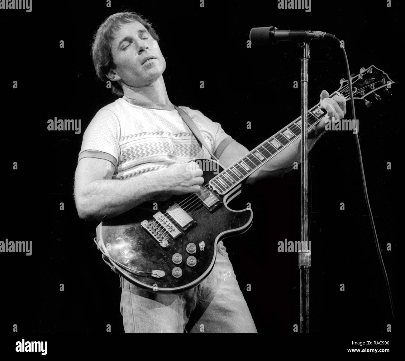 Paul Simon Undated Photo By Adam Scull/PHOTOlink.net Stock Photo - Alamy