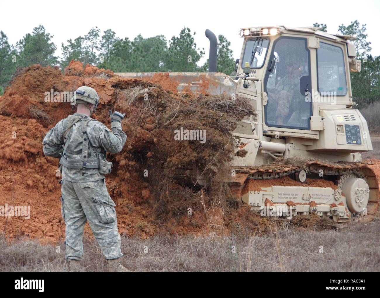 U.S. Soldiers assigned to 348th Combat Sustainment Support Battalion ...