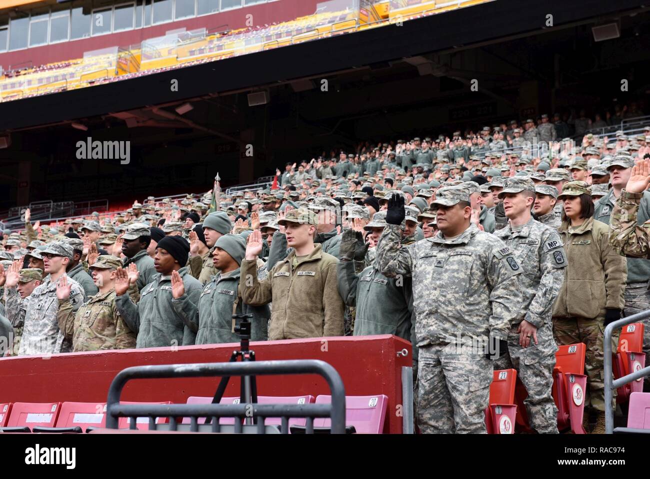 Metropolitan police service special hi-res stock photography and images ...