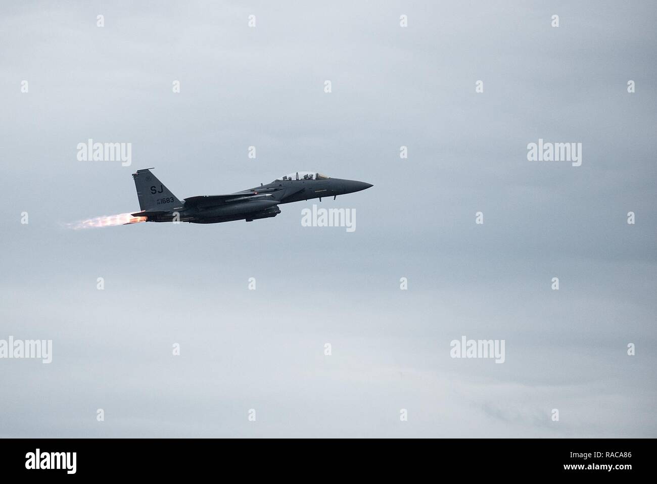 Razor talon strike eagle hi-res stock photography and images - Alamy