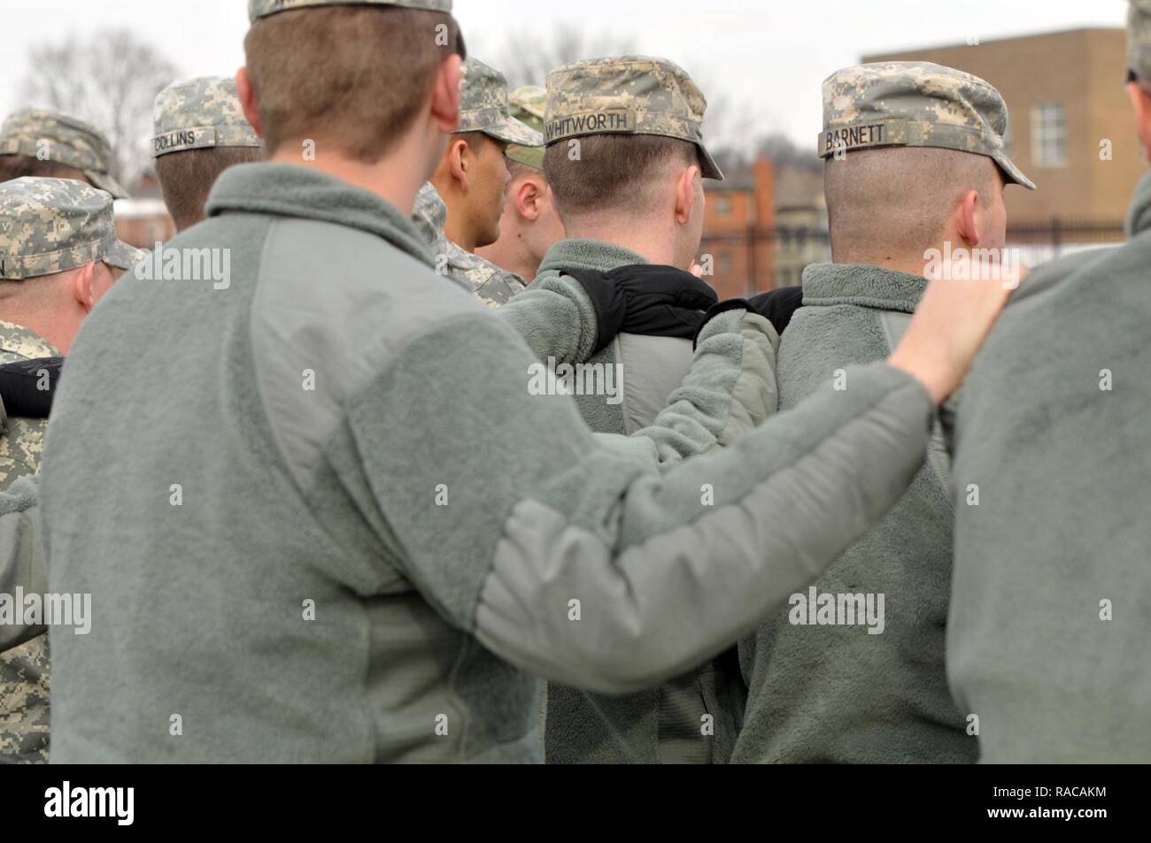 Military Police from the Kentucky National Guard’s 438th Military ...