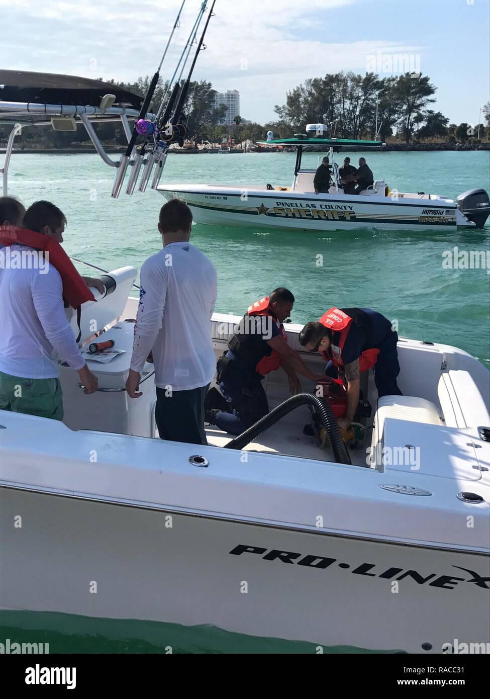 30 foot boat hi-res stock photography and images - Alamy