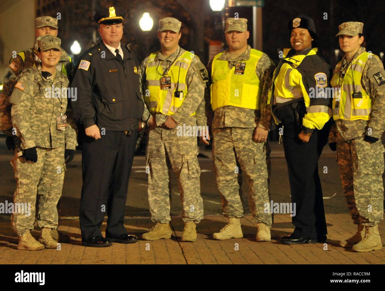 35th military police company hi-res stock photography and images - Alamy