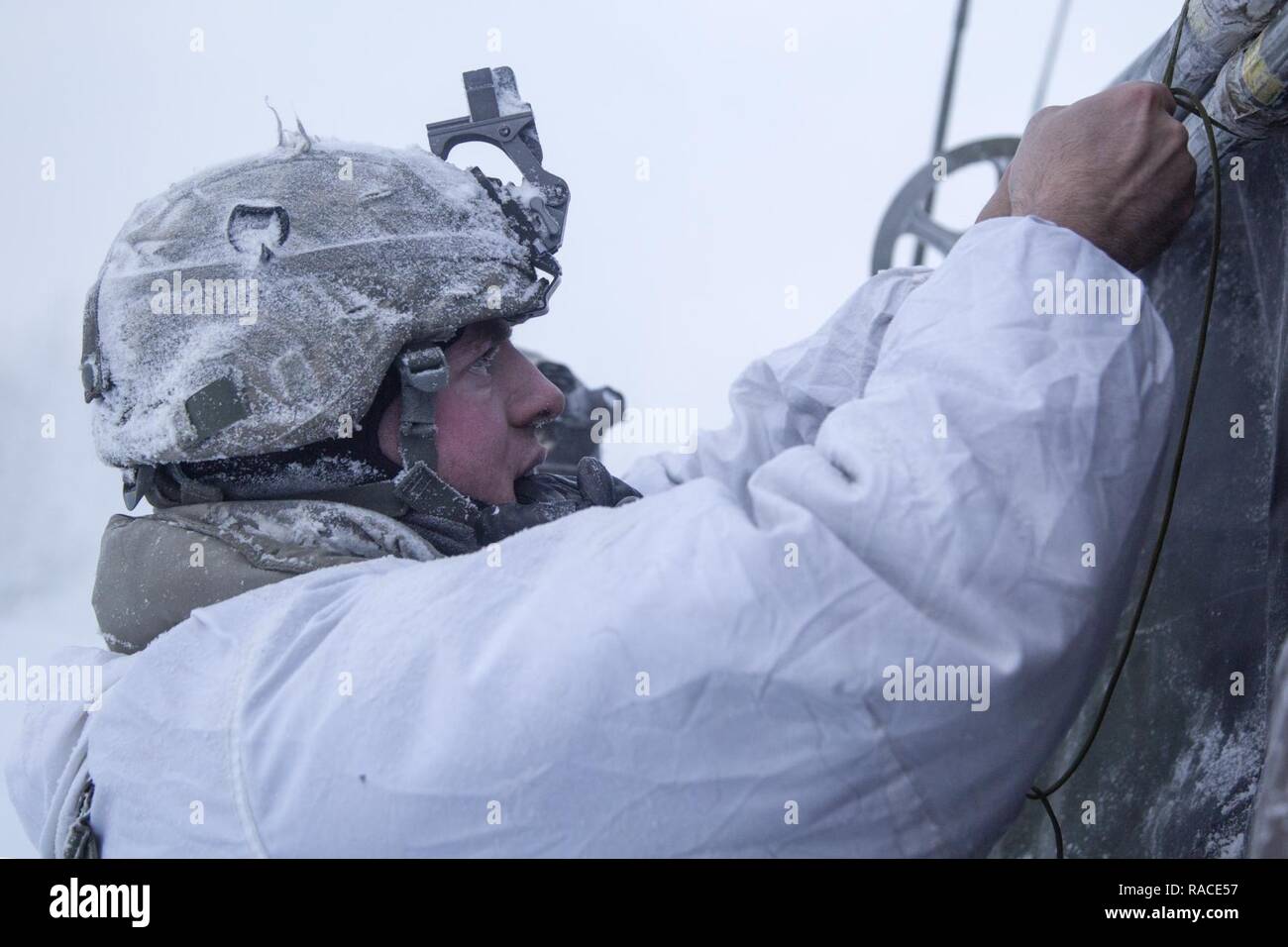 U S Army Soldier Maneuvers Onto High Resolution Stock Photography and ...