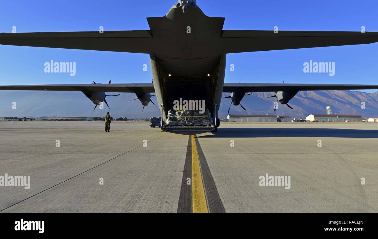 Us military base italy 2017 hi-res stock photography and images - Alamy