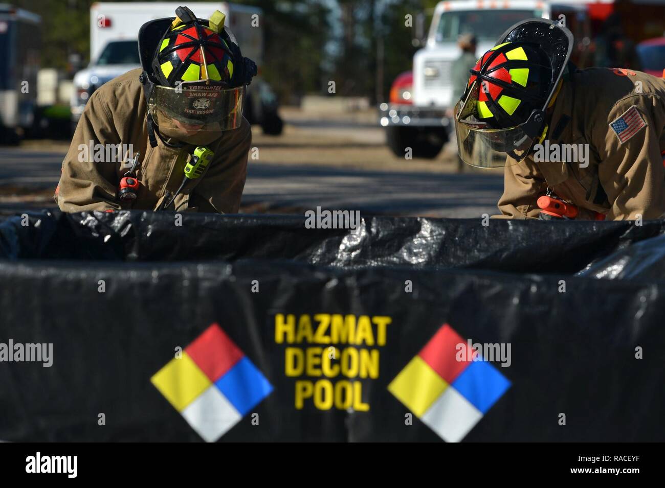 U s air force airmen assemble hi-res stock photography and images - Alamy