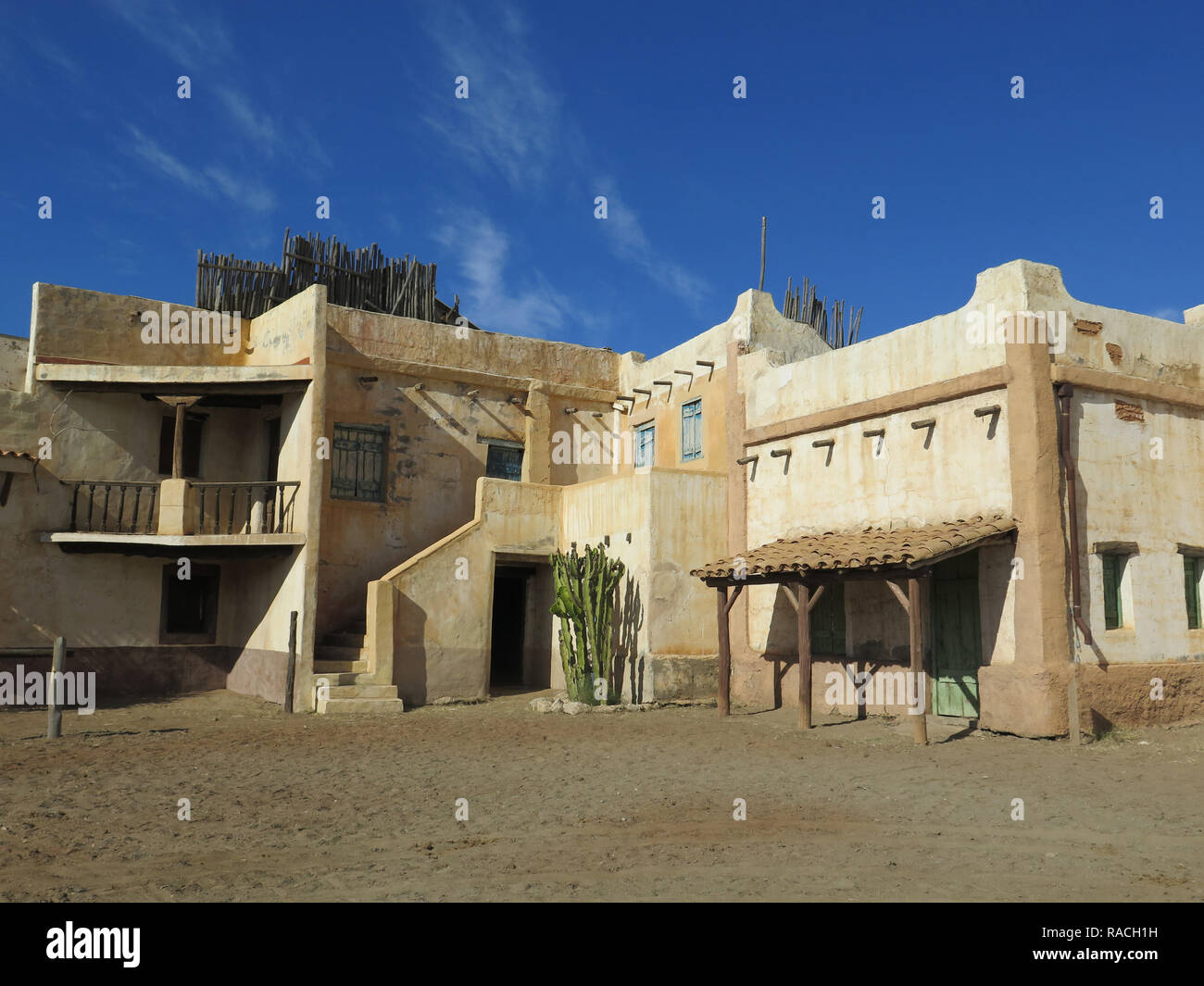 Mexican style buildings hi-res stock photography and images - Alamy