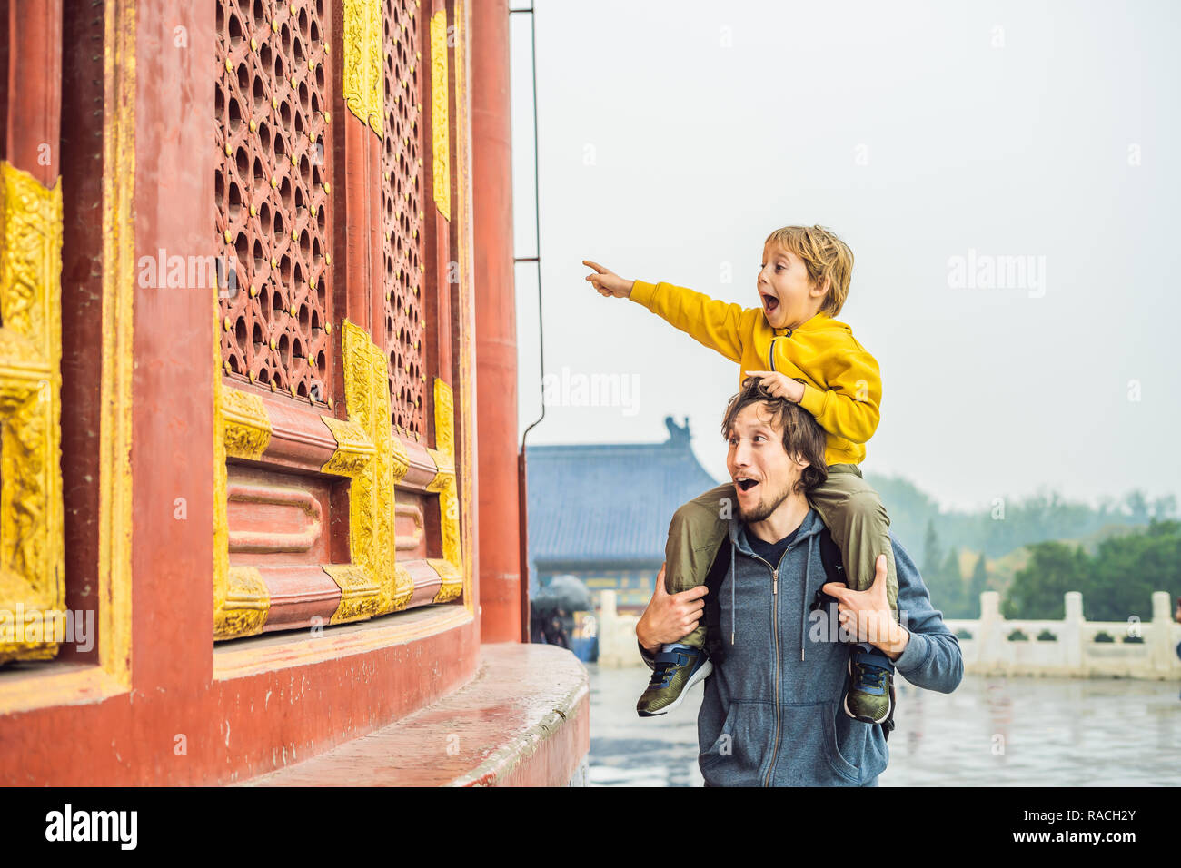 Ancient chinese emperor with family hi-res stock photography and images ...