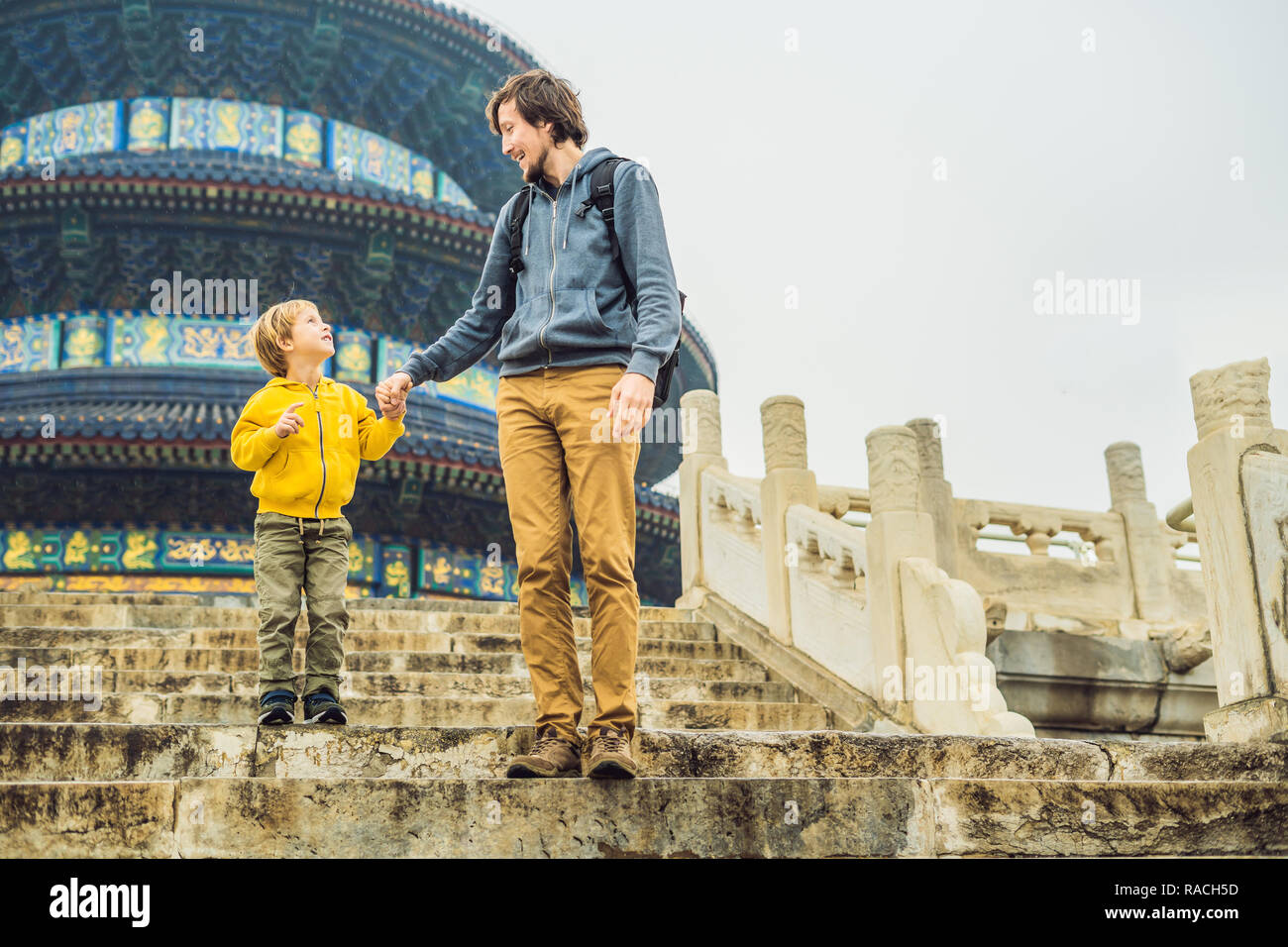 Ancient chinese emperor with family hi-res stock photography and images ...