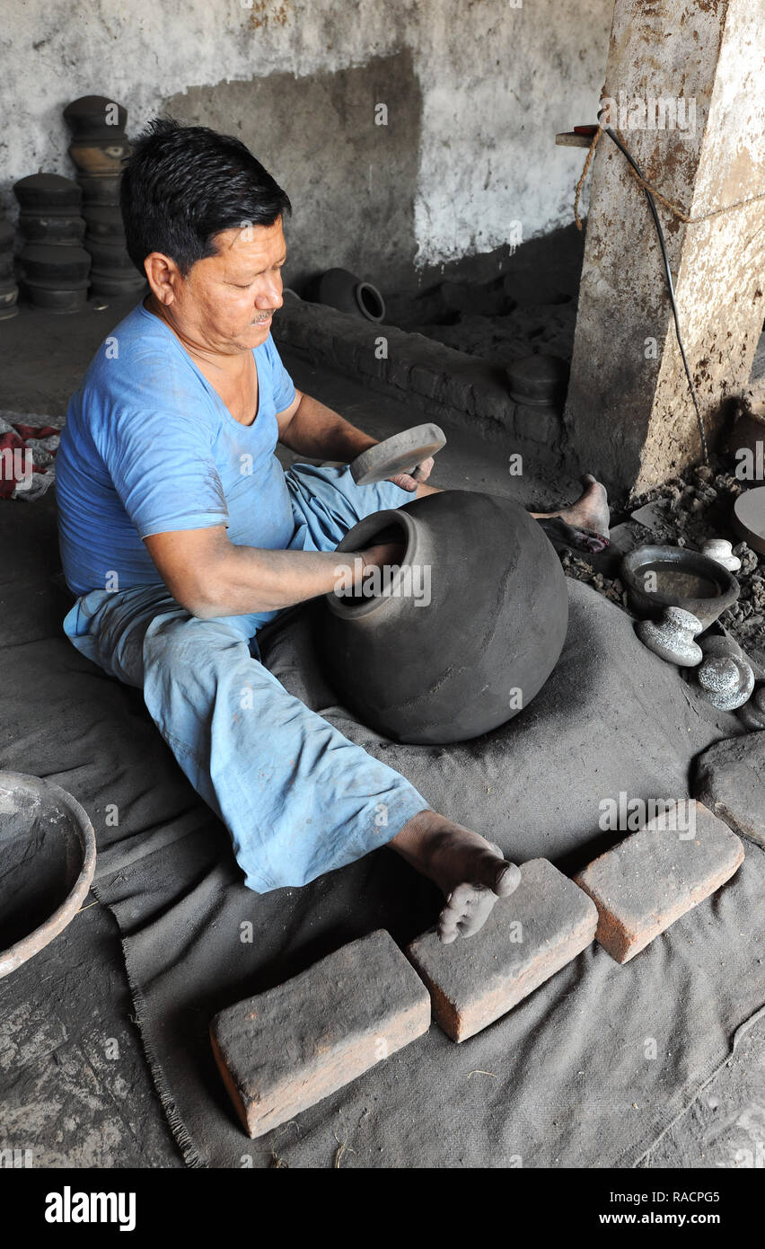 India man male one paddle hi-res stock photography and images - Alamy