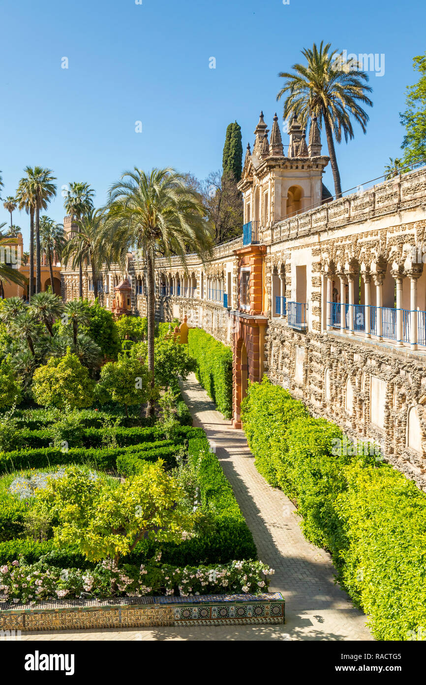Alcazar gardens seville unesco hi-res stock photography and images - Alamy