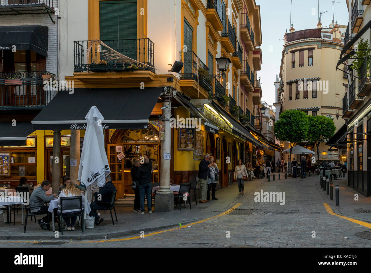 Seville street view hi-res stock photography and images - Alamy