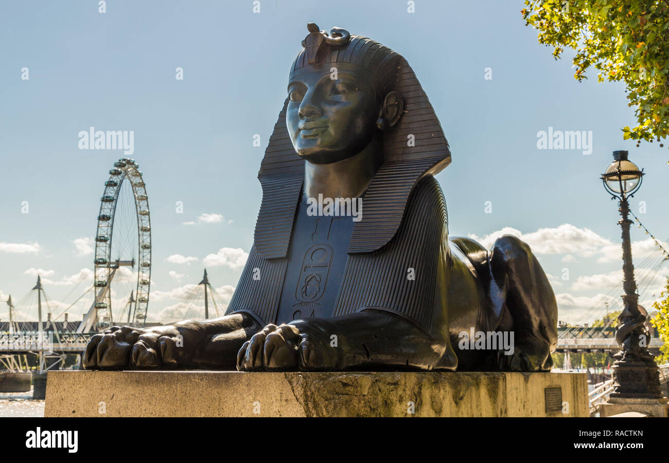 Statue sphinx london embankment hi-res stock photography and images - Alamy