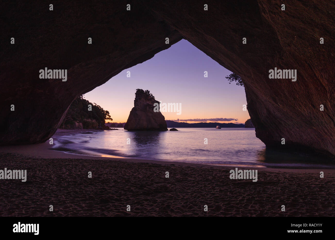 Coromandel peninsula arch hi-res stock photography and images - Alamy