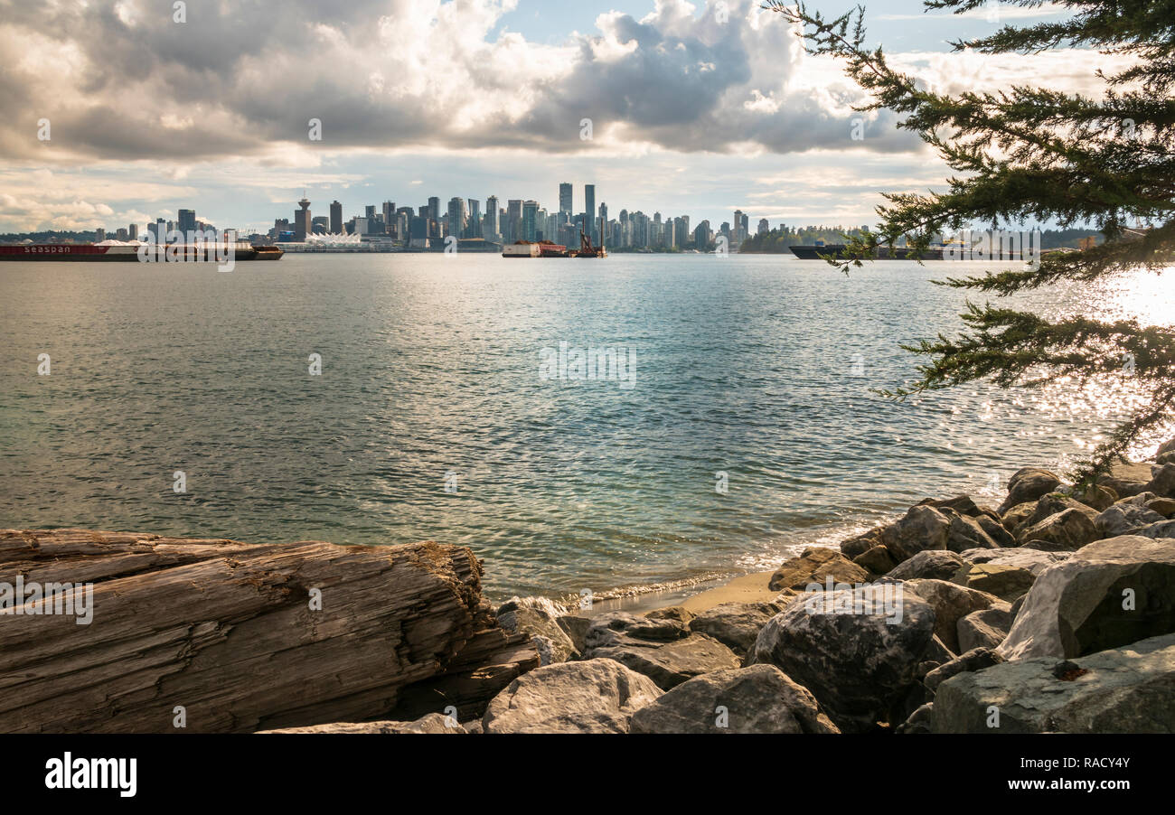 Elevated view vancouver skyline hi-res stock photography and images - Alamy