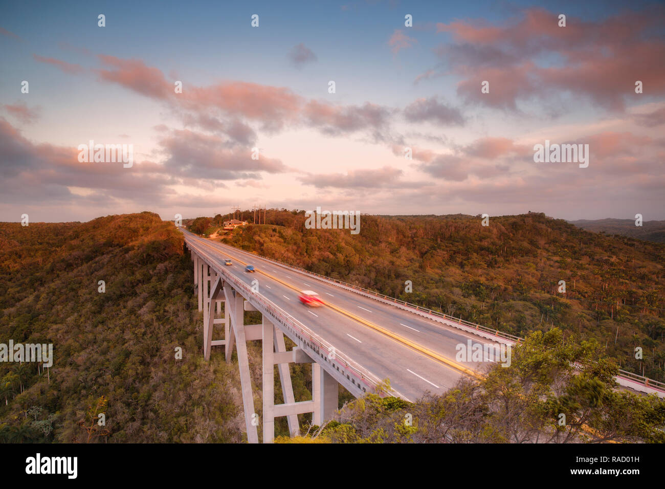 Bridge cuba hi-res stock photography and images - Alamy