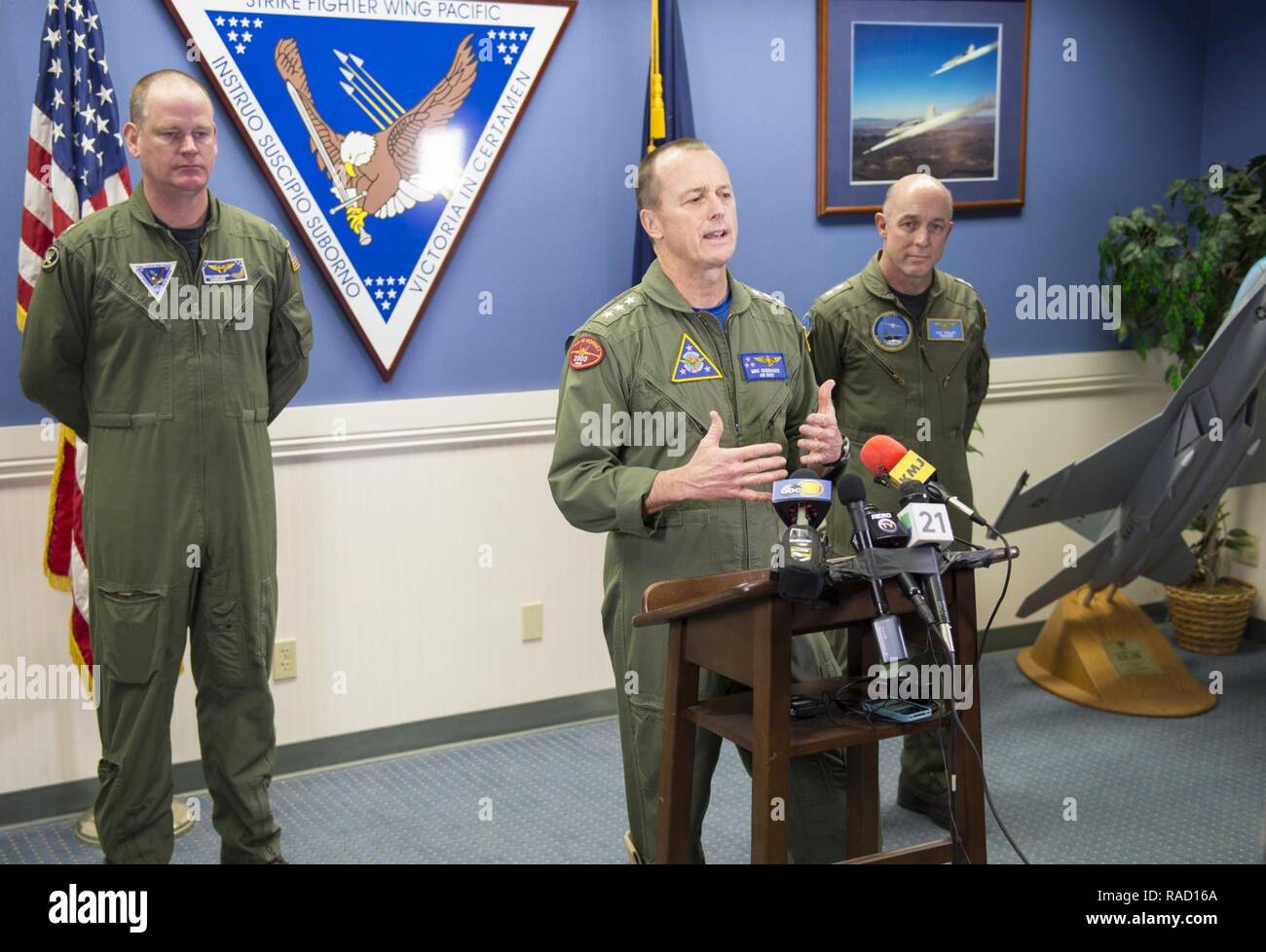 LEMOORE, Calif. (Jan. 25, 2017) Vice Adm. Mike Shoemaker, commander ...