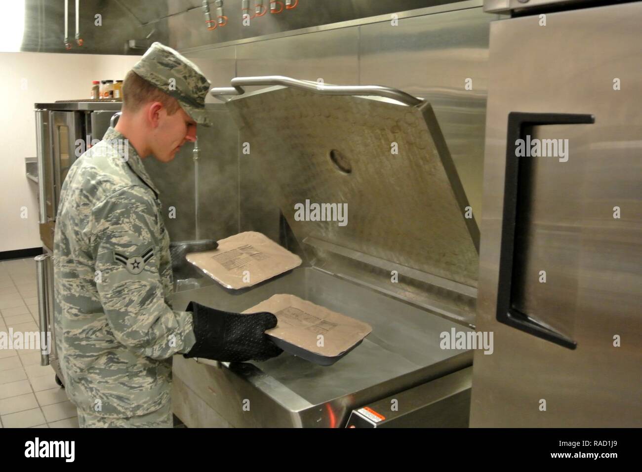 Tray ration heaters hi-res stock photography and images - Alamy