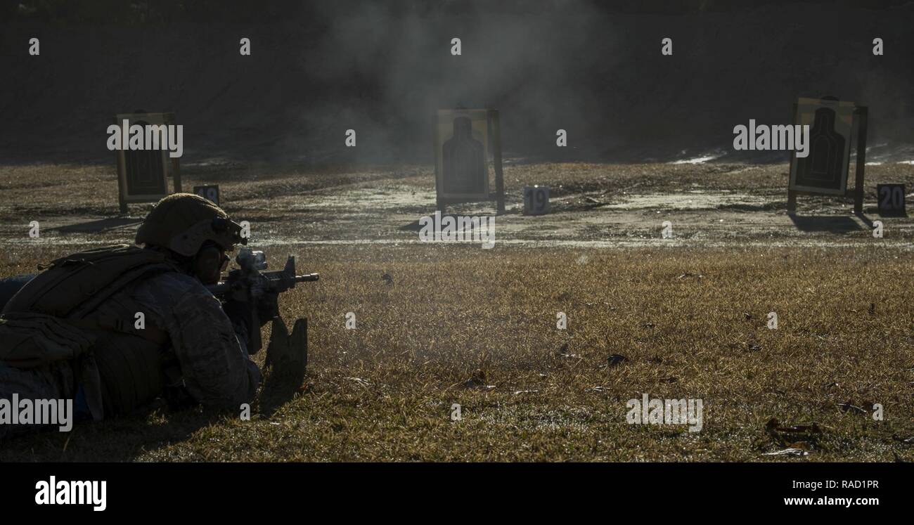 Combat camera weapons class hi-res stock photography and images - Alamy