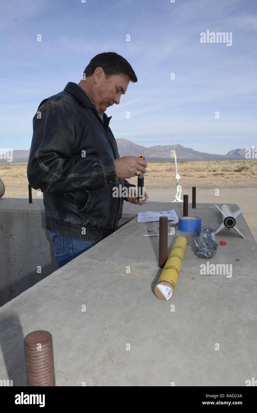 Tracking rockets hi-res stock photography and images - Alamy