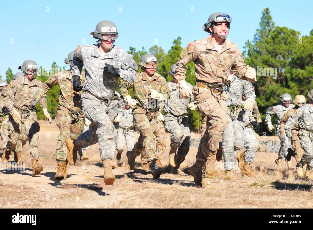 Rappelling and black hawk helicopter hi-res stock photography and ...