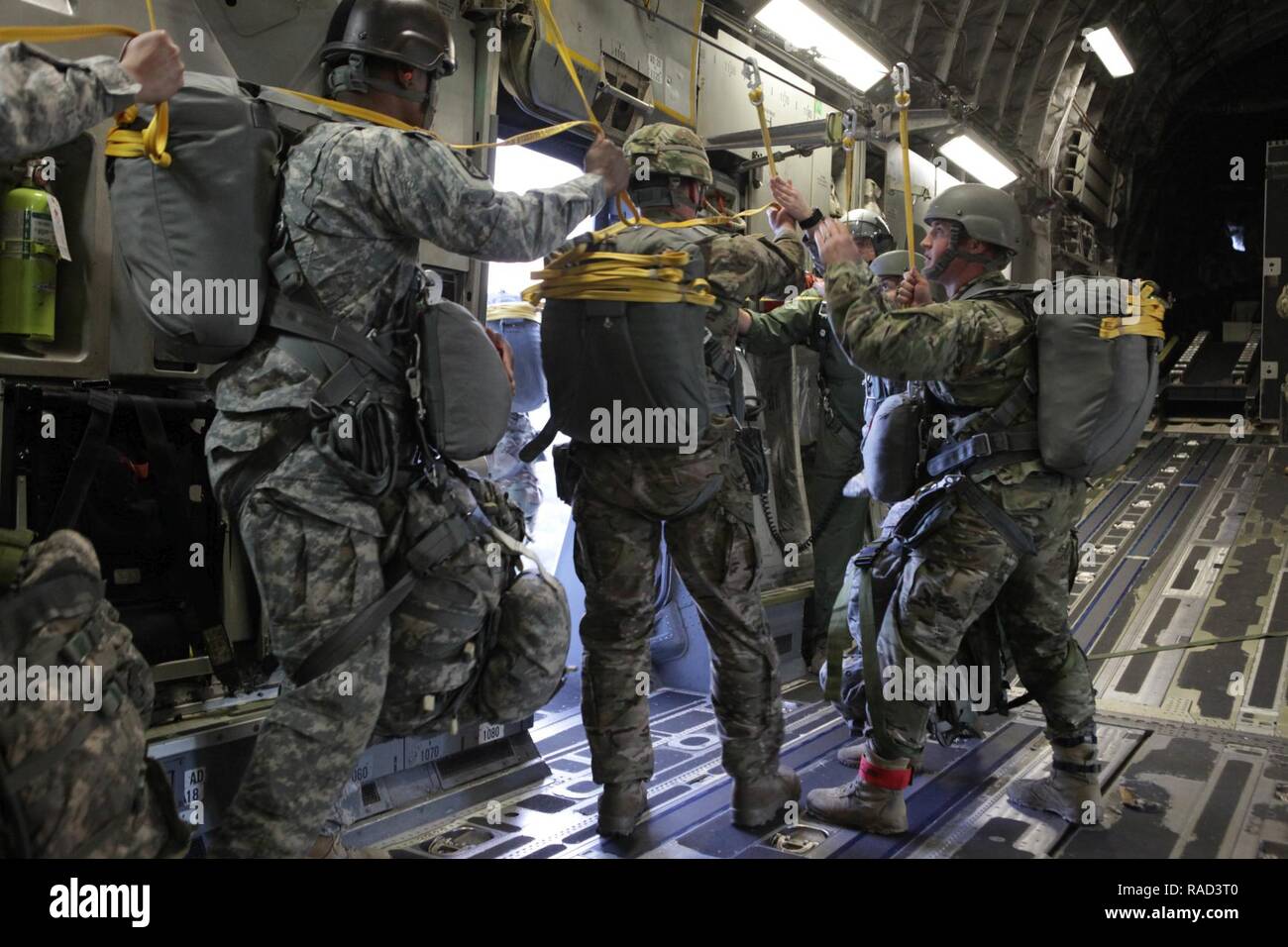 Mass tactical jump hi-res stock photography and images - Alamy