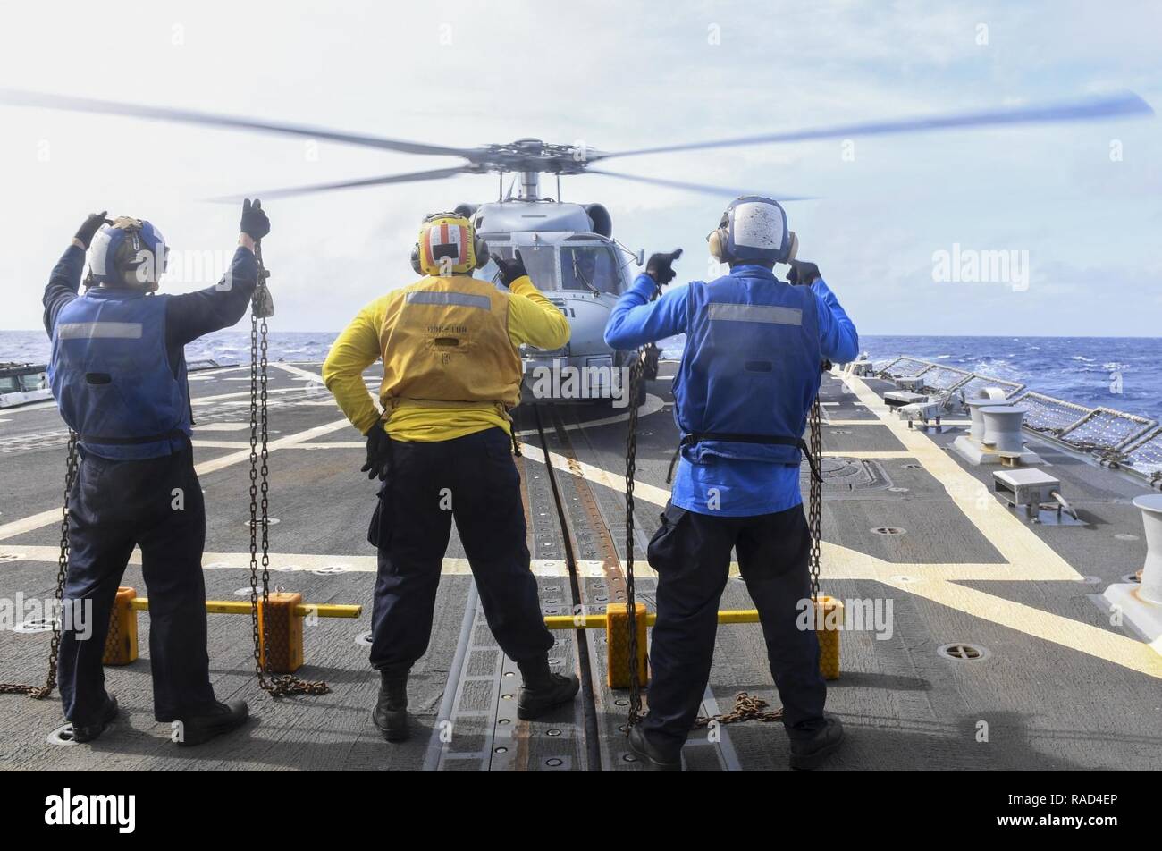PACIFIC OCEAN (Jan. 26, 2017) Sailors show pilots assigned to ...