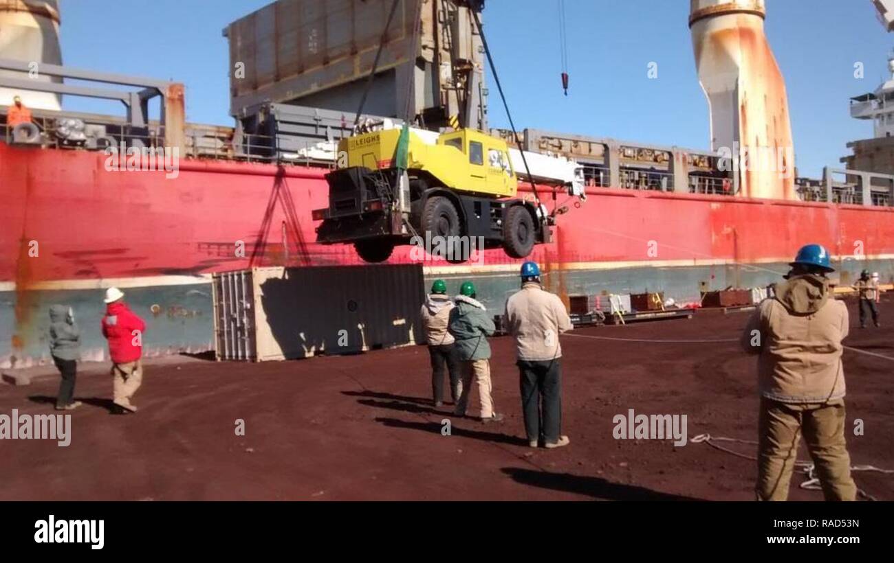 Navy cargo handling battalion one hi-res stock photography and images ...