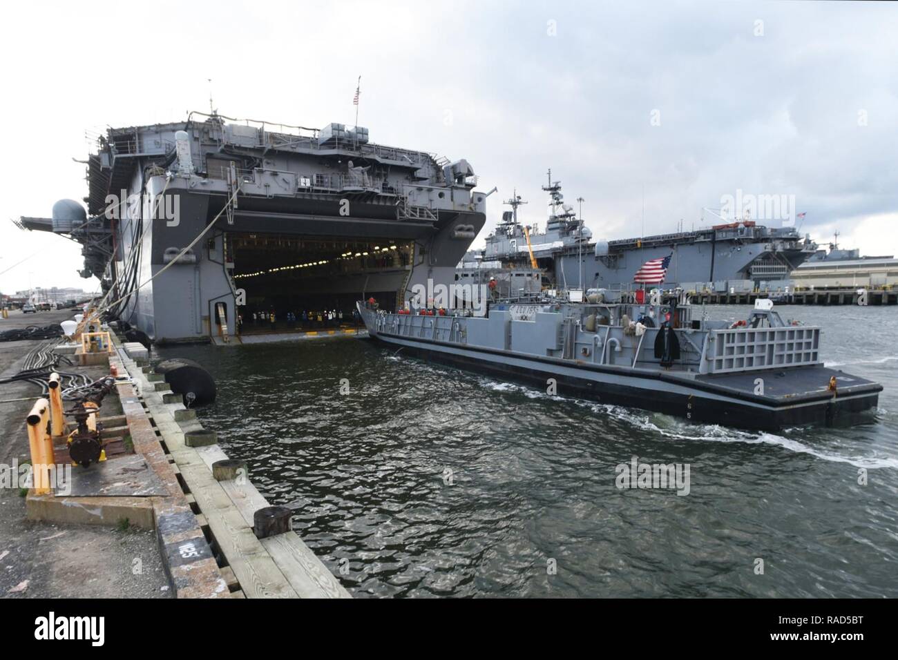 NORFOLK, Va. (Jan. 30, 2017) Landing Craft, Utility 1655, from Naval ...
