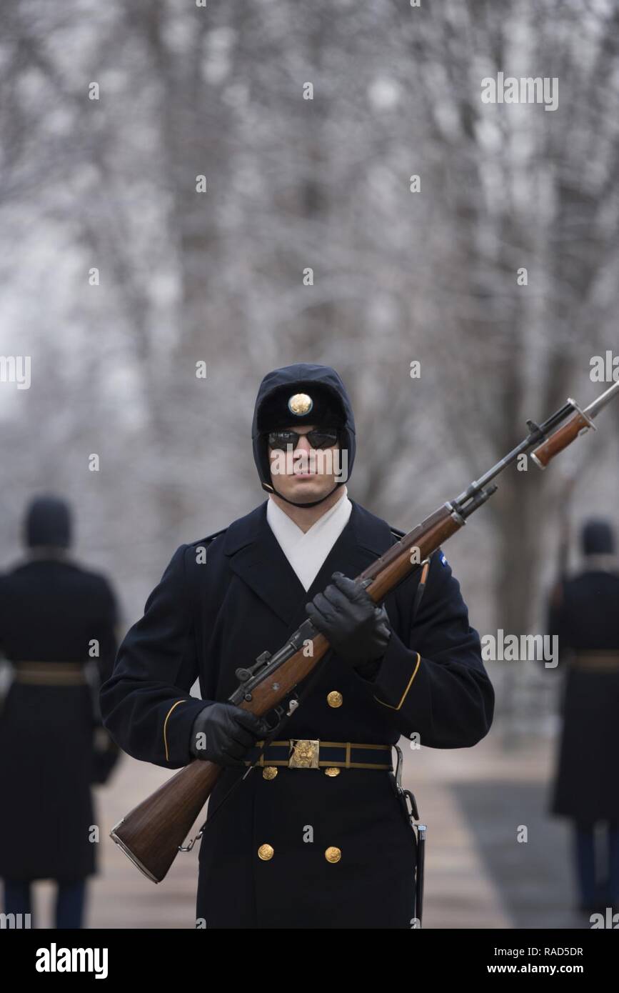 Tomb Sentinels, part of the 3d U.S. Infantry Regiment (The Old Guard ...