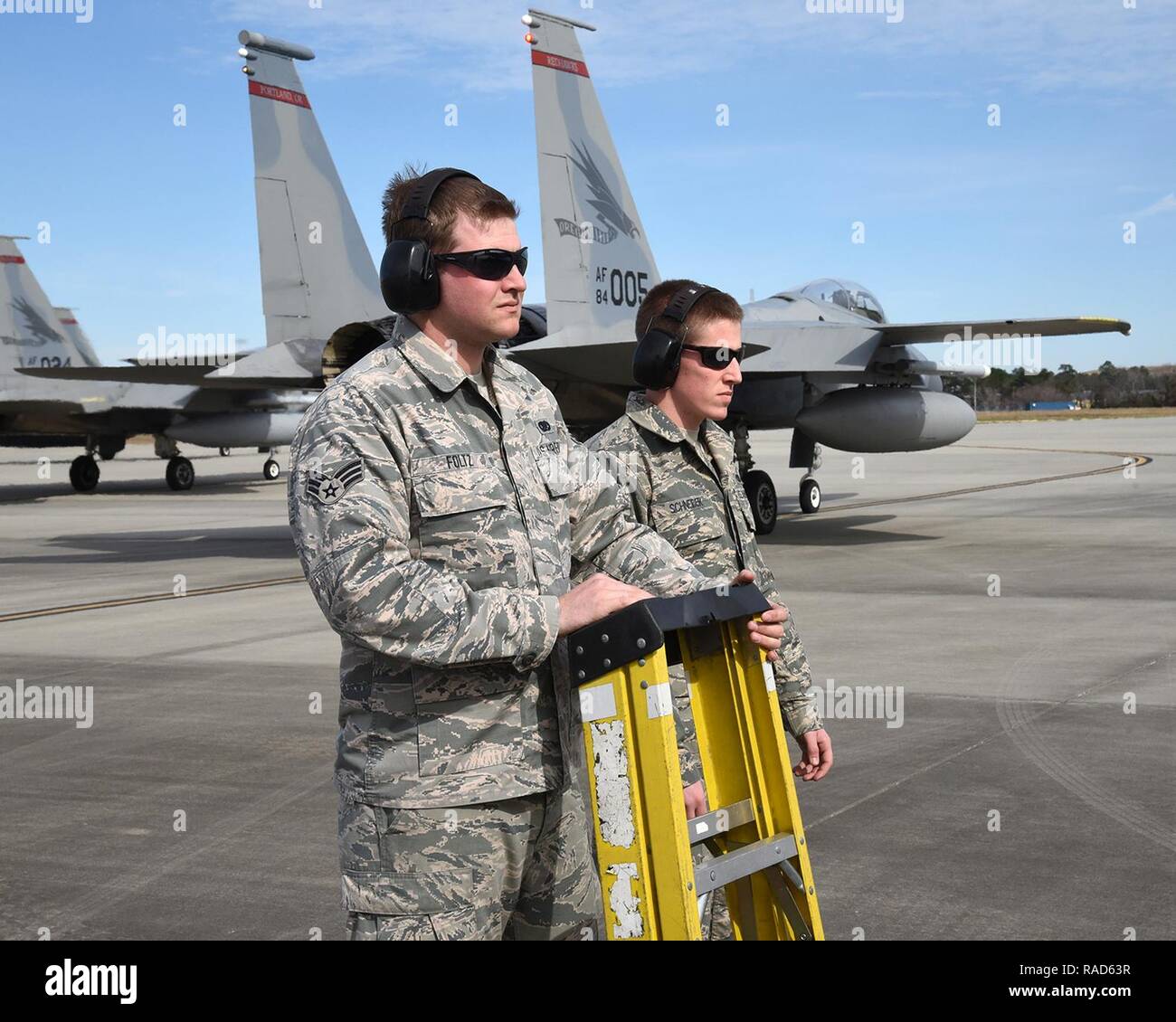 Maintainers from the 142nd Maintenance Group, prepare the F-15 Eagle ...