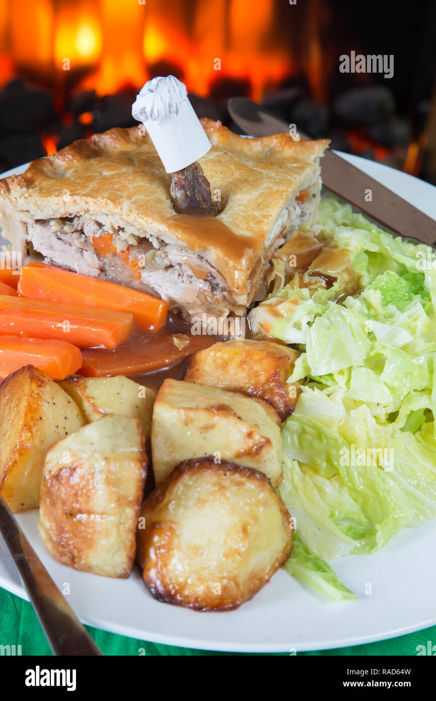 Savoury meat pie potatoes hi-res stock photography and images - Alamy