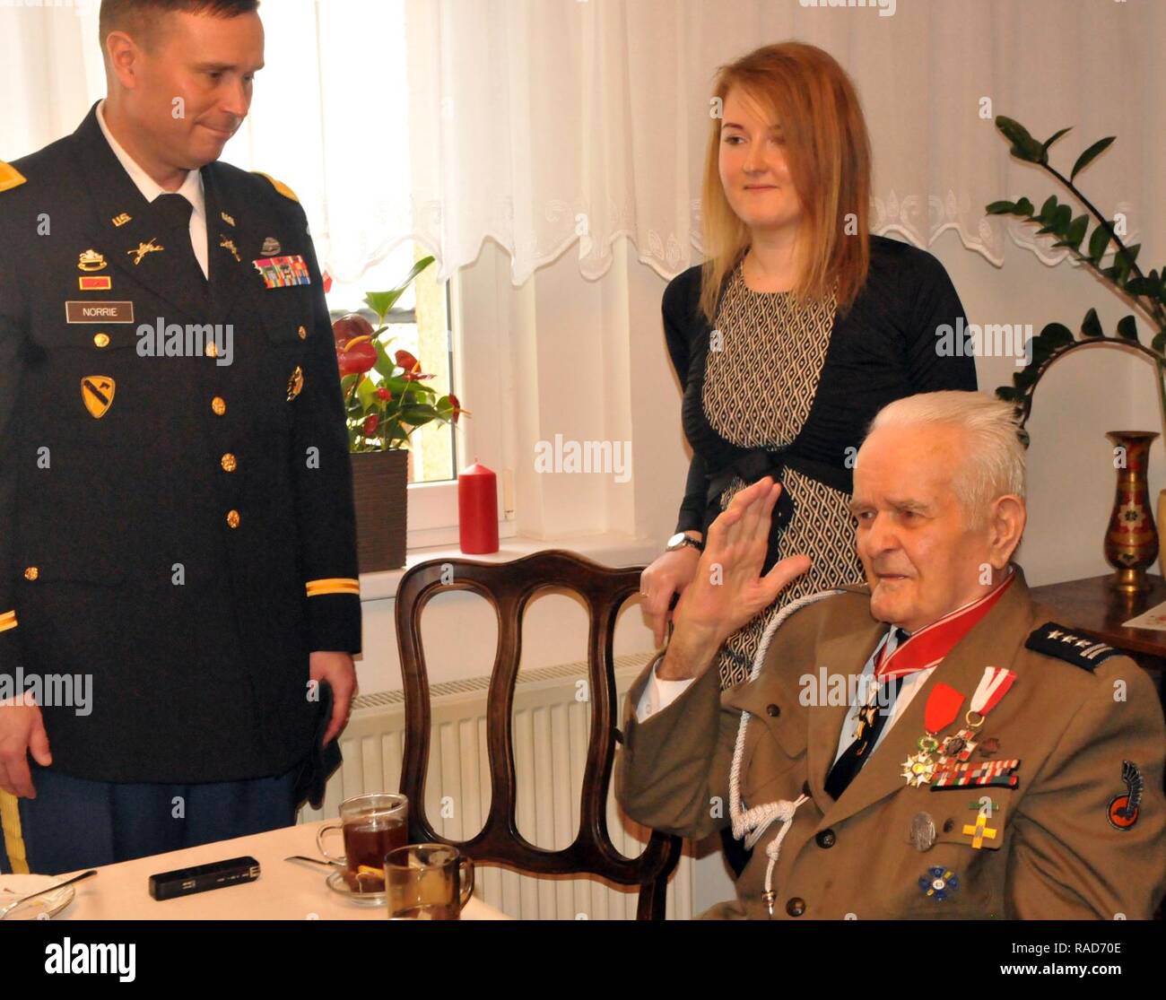 Polish army retired Lt. Col. Jan Kudla, a WW II veteran, raises his ...