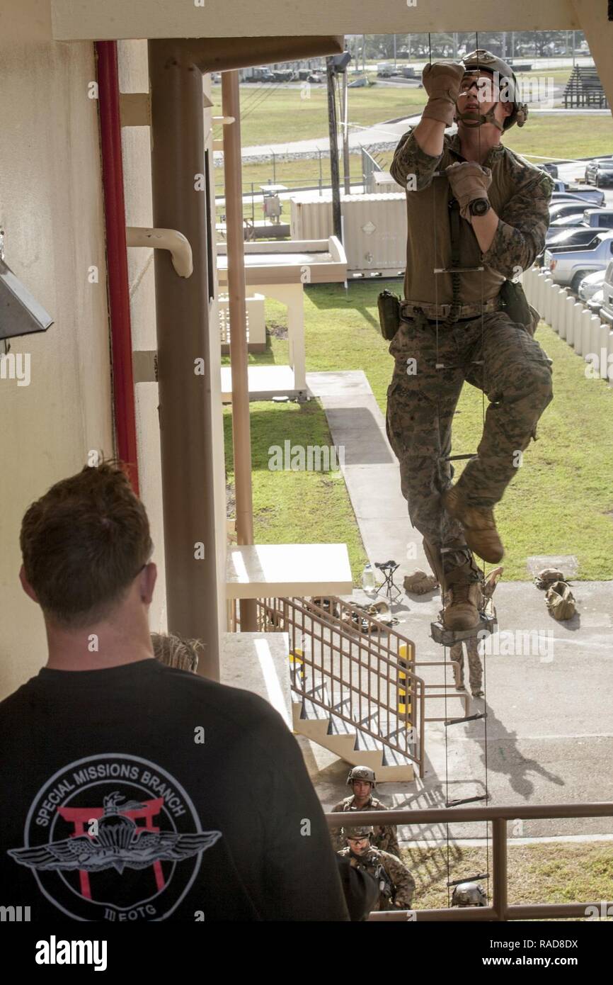 Radio recon hi-res stock photography and images - Alamy