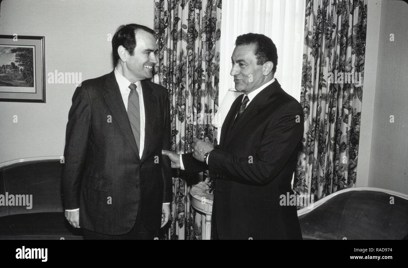 ALAN WOODS COLOR PORTRAITS - Interactions with Alan Woods Stock Photo ...