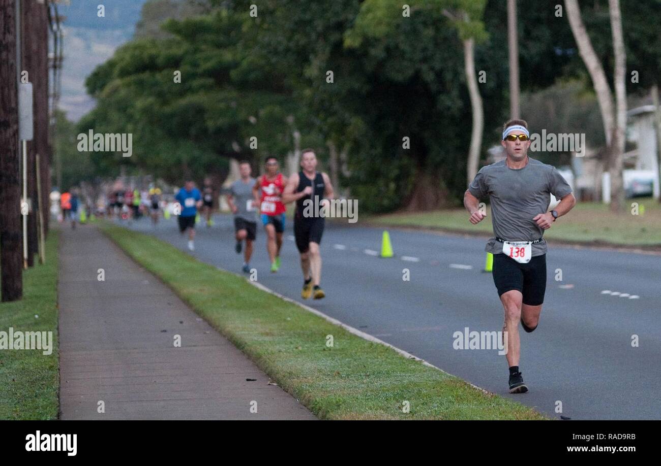 SCHOFIELD BARRACKS — Runners compete in the 5-kilometer portion of the ...