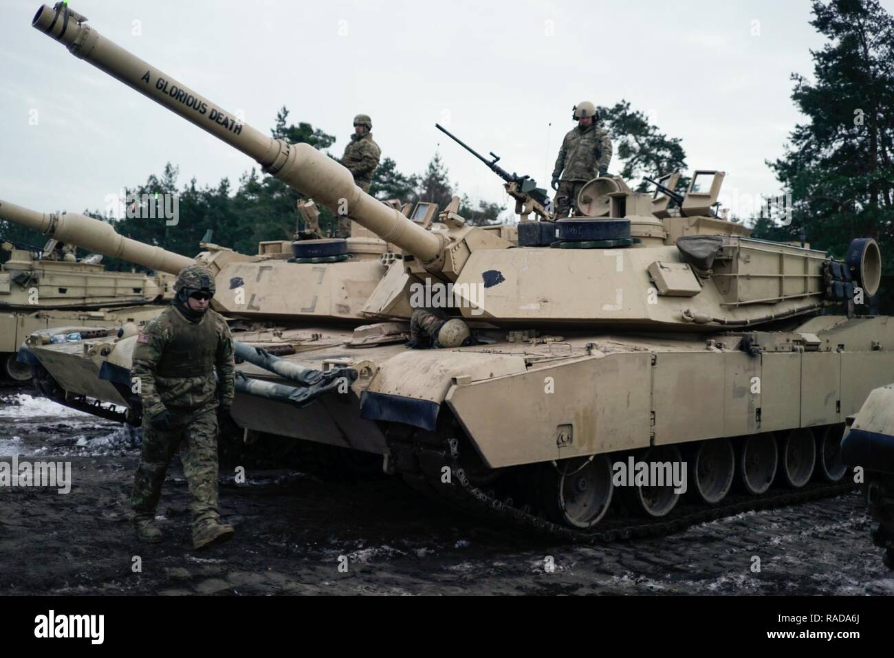 American abrams tanks hi-res stock photography and images - Alamy