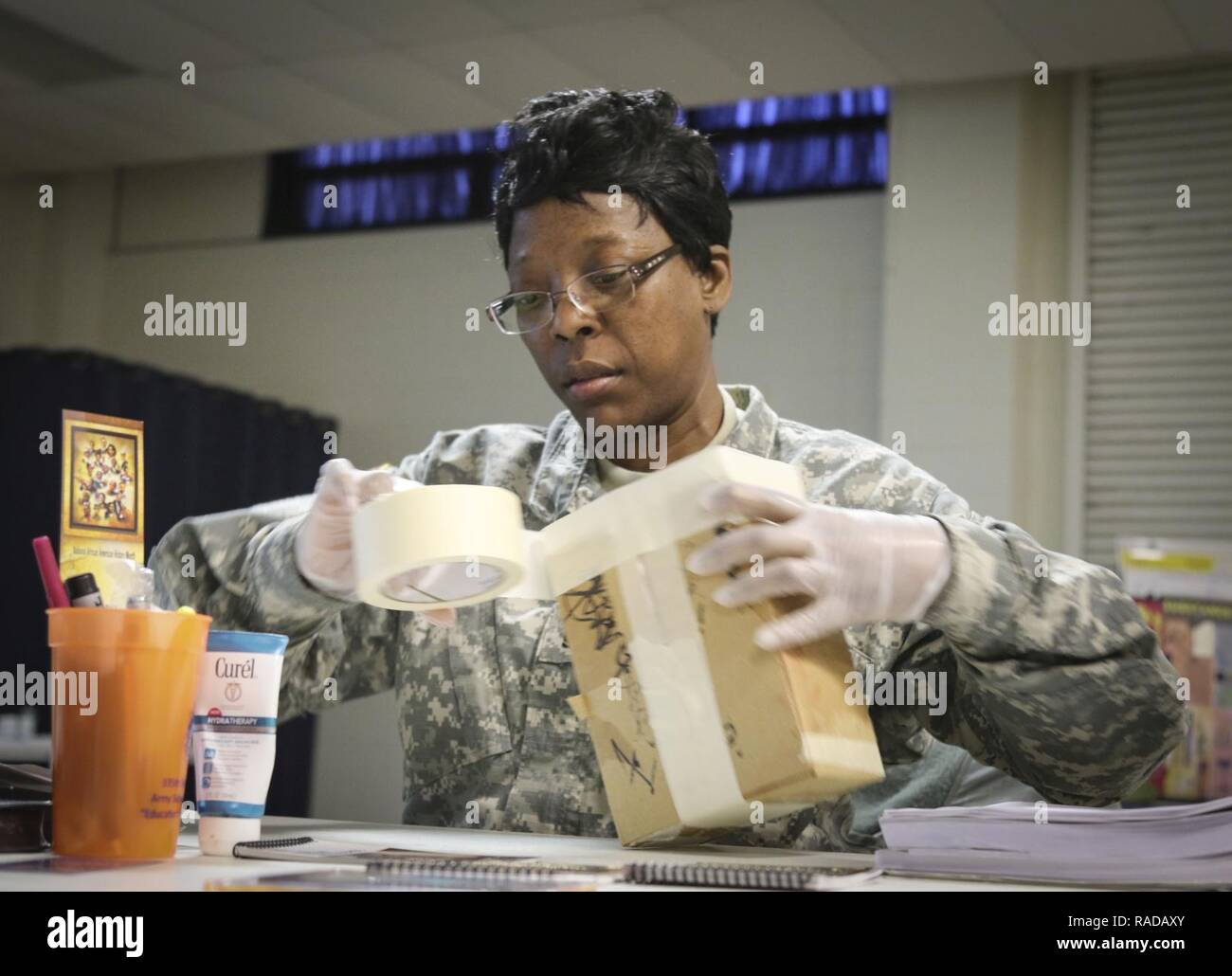 Sgt. 1st Class Lashara Simmons, a human resources noncommissioned ...