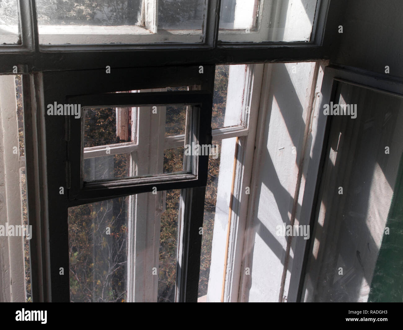 Sunlight coming through glass window hi-res stock photography and ...