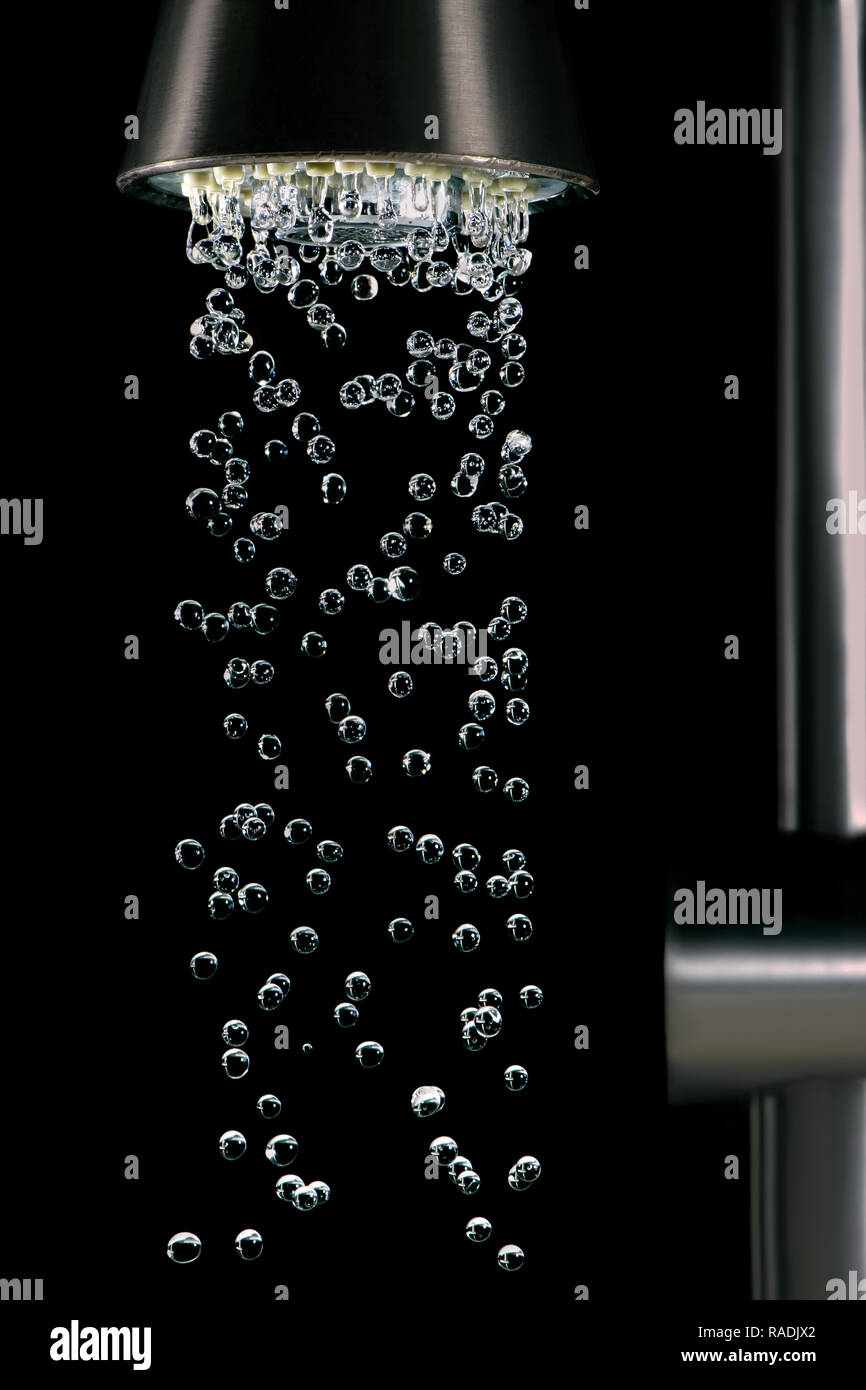 Drops of water running down hi-res stock photography and images - Alamy