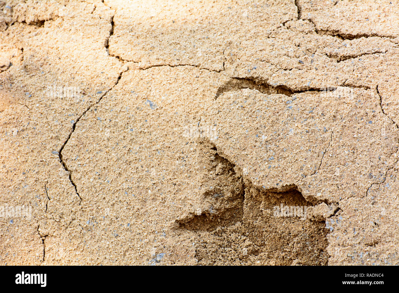 A pile of sand for construction and building Stock Photo - Alamy
