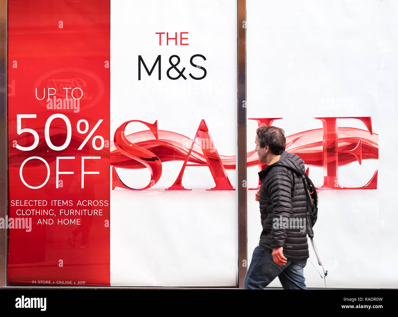 New year sales signs in shop windows at Cambridge, England Stock Photo ...