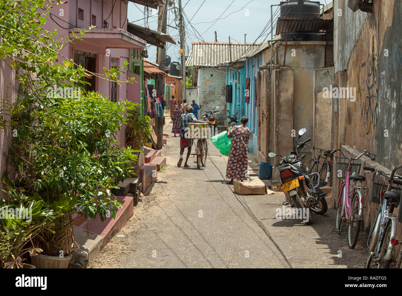 People on the streets of Trincomalee in Sri Lanka Stock Photo - Alamy