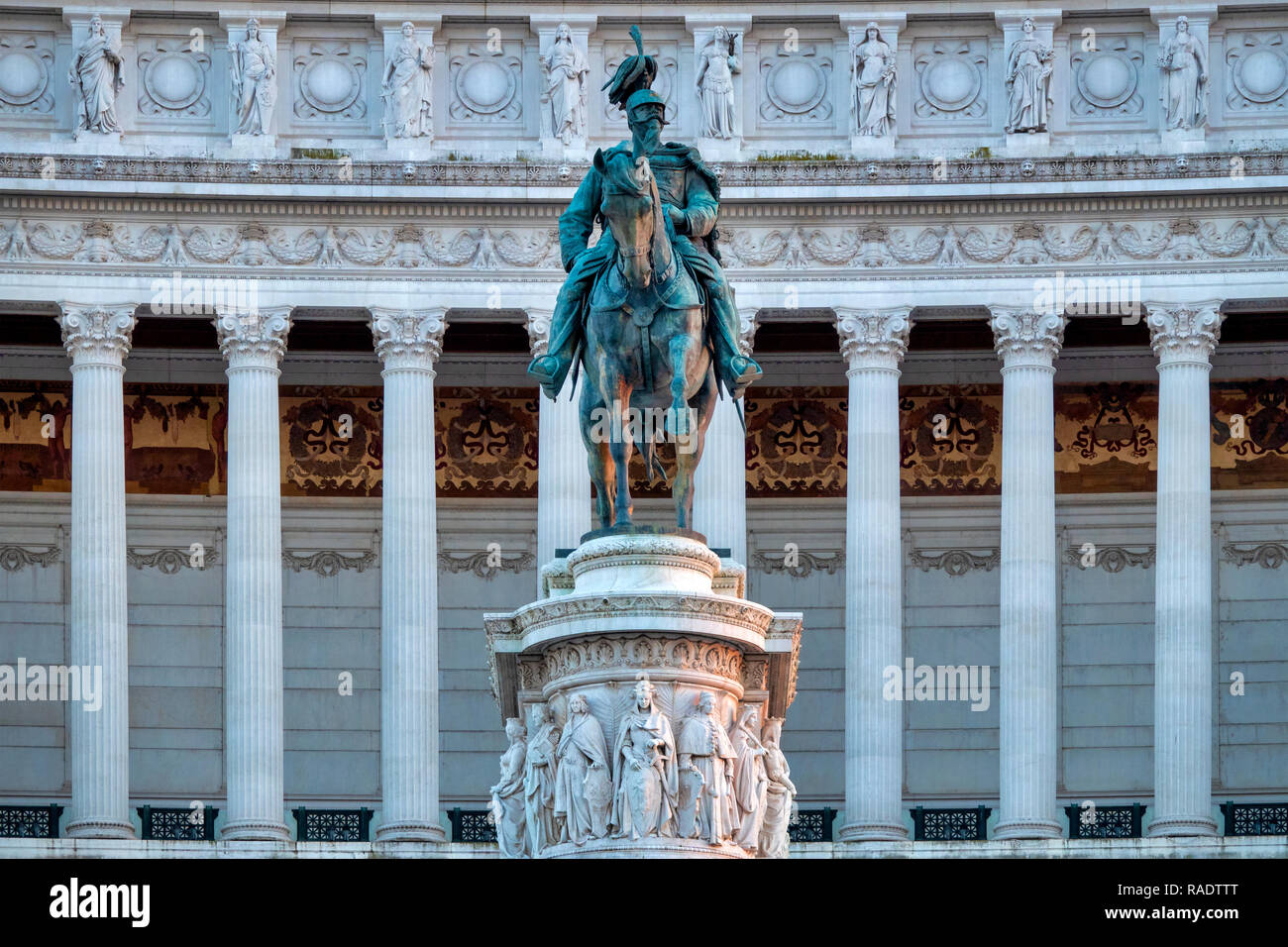 Altare della patria rome hi-res stock photography and images - Alamy