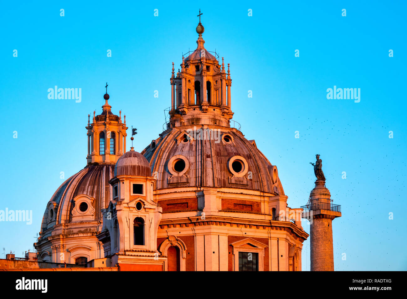 Roman domes hi-res stock photography and images - Alamy