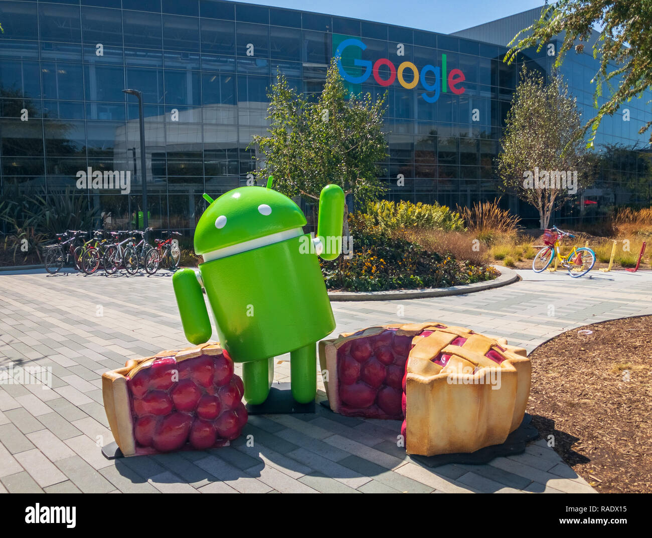 Android statue in Googleplex headquarters main office Stock Photo - Alamy