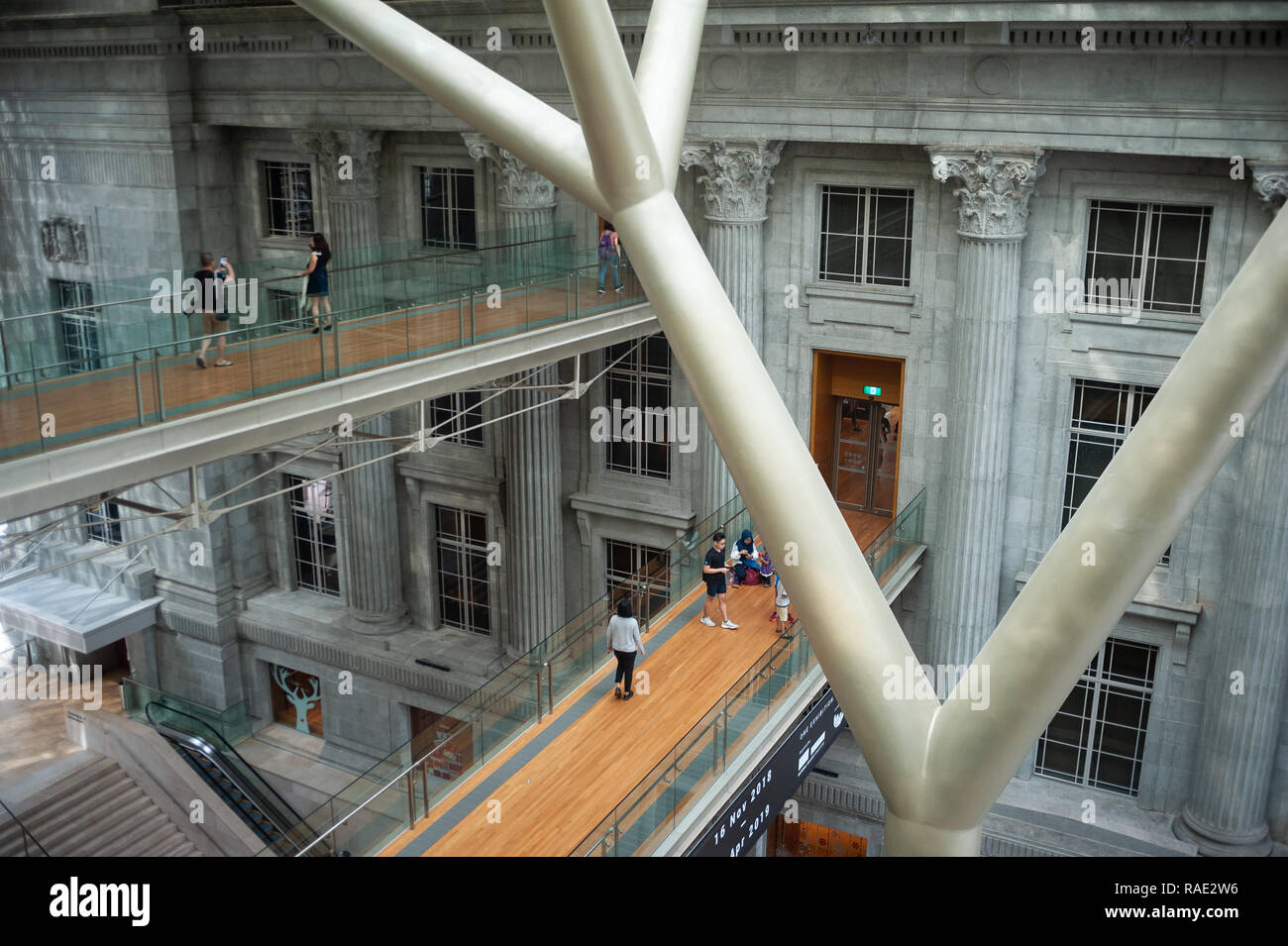 20.12.2018, Singapore, Republic of Singapore, Asia - The atrium of the ...