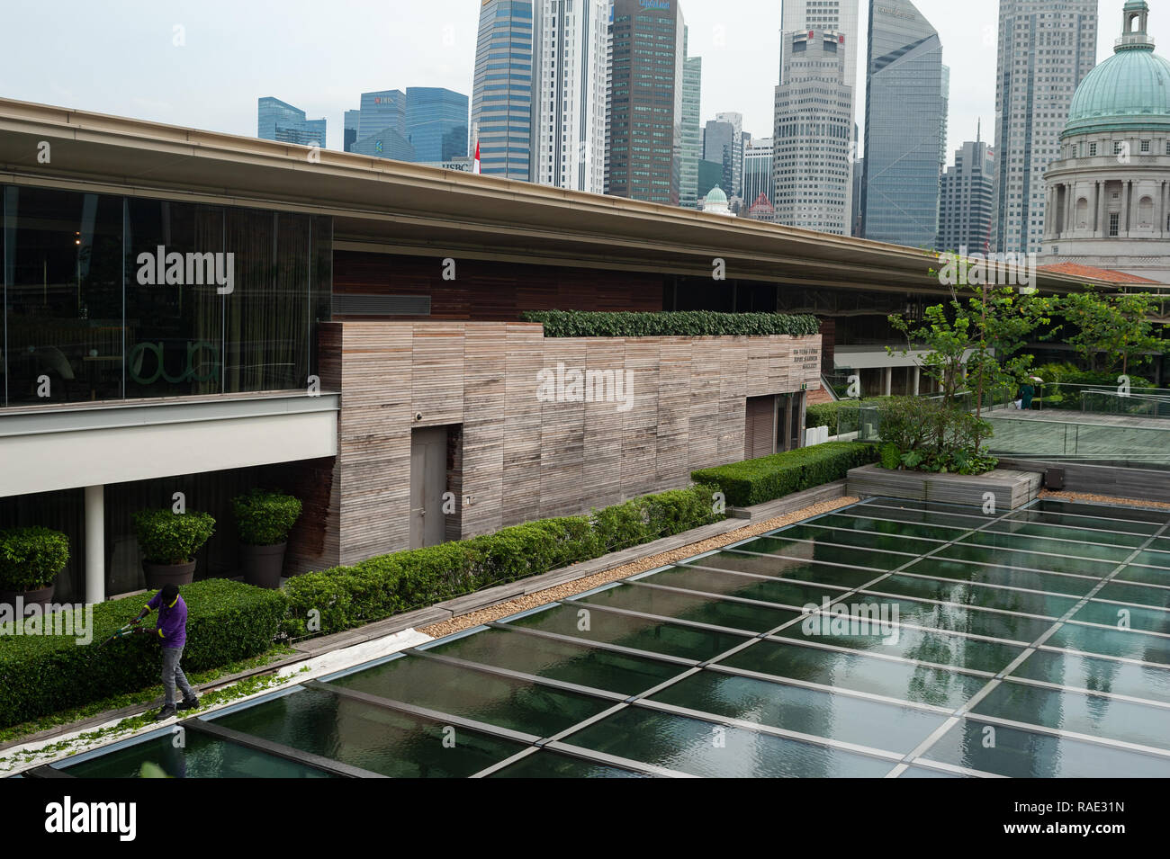 Raffles city roof garden hi-res stock photography and images - Alamy