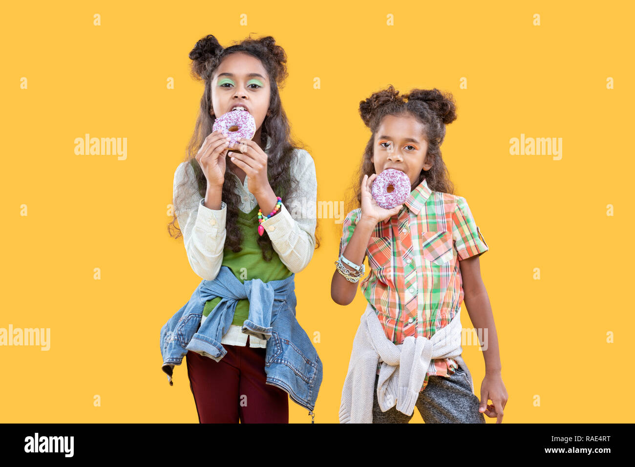 Hungry girls hi-res stock photography and images - Alamy