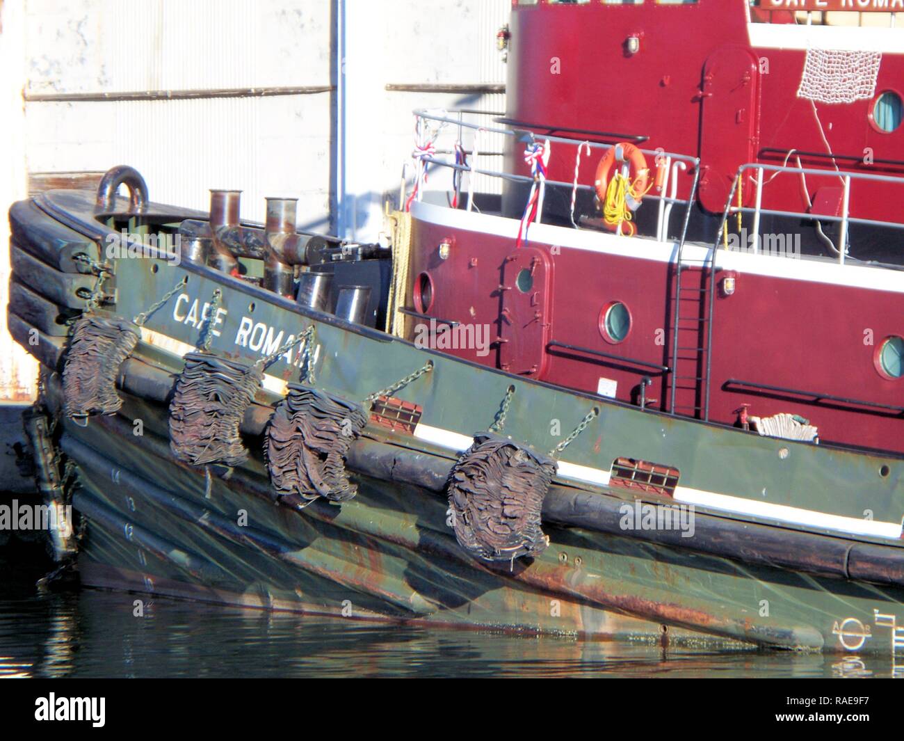 Working tugboats hi-res stock photography and images - Alamy